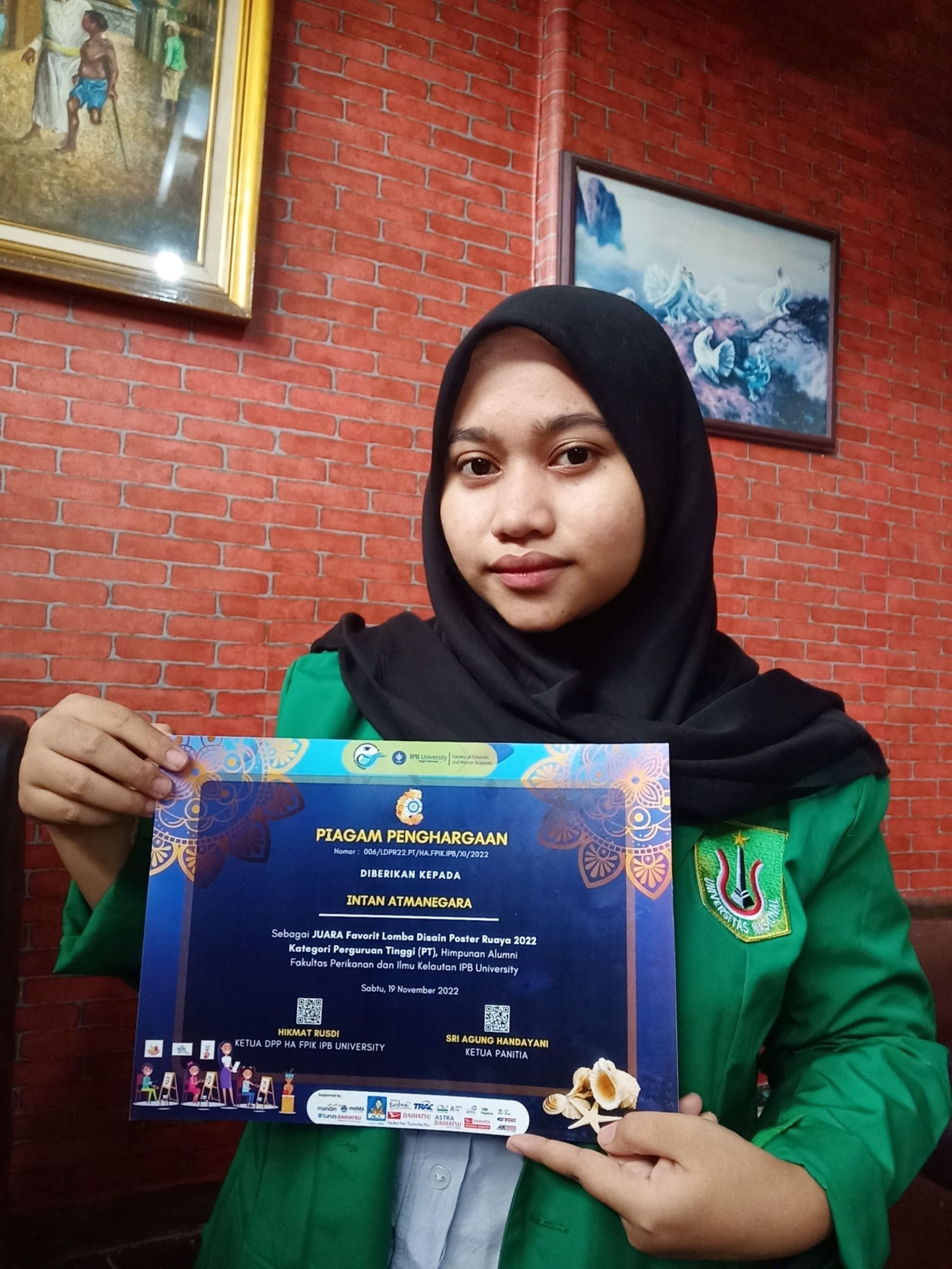 Intan Atmanegara Meraih Juara Favorit pada Lomba Desain Poster Ruaya ...